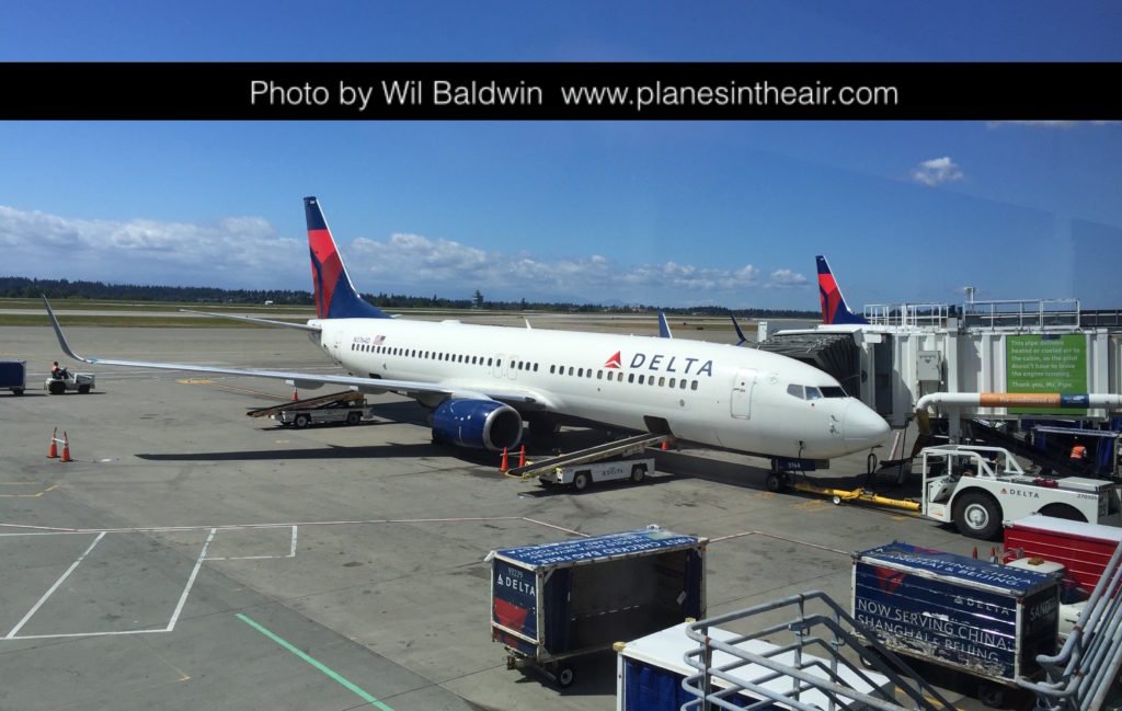 Delta 737 at SeaTac in the Friday Pic of the Week – Welcome to www ...